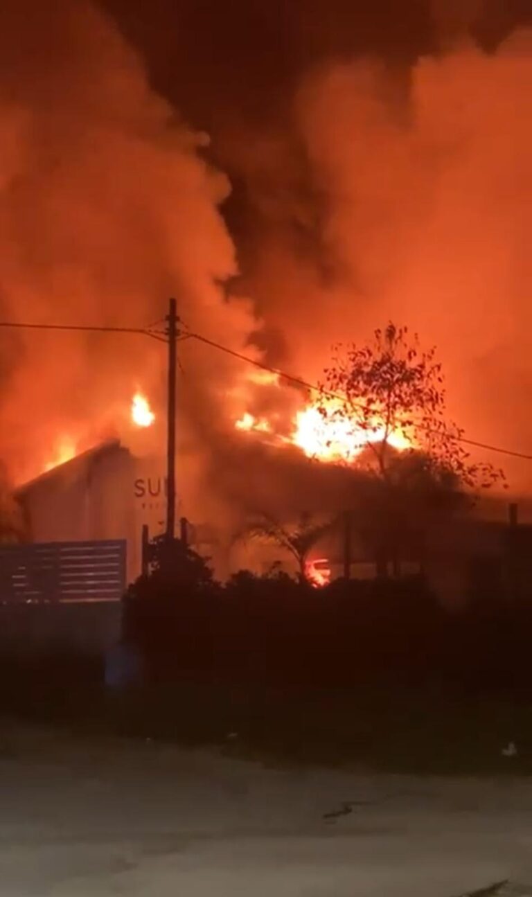 Paura alla Tonnara di Palmi - divampa incendio al Sunset Beach Club ...